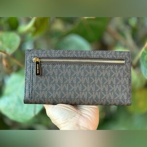 Michael Kors | Bags | Michael Kors Jet Set Reed Large Bifold Wallet Mk ...